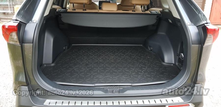 Серый Тойота РАВ 4 2021 в Таллин, объемом двигателя 2.00 л и пробегом 59 тыс. км за 29000 €, фото 13 на AUTOMOTO.COM.LV