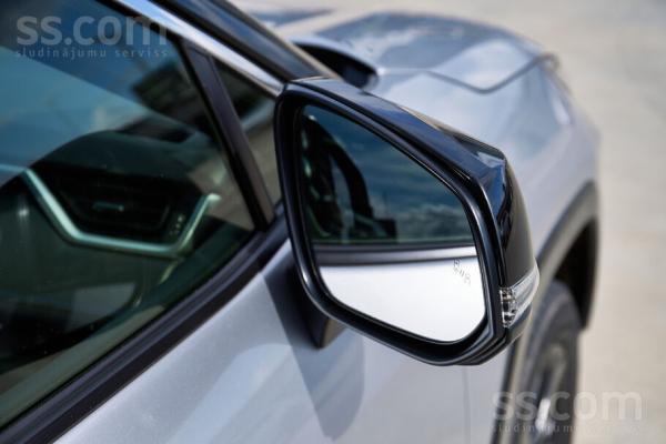 Grey Toyota RAV4 2021 in Riga, with an engine capacity of 2.50 L and mileage of 238 thousand km for 17000 €, photo 8 on AUTOMOTO.COM.LV