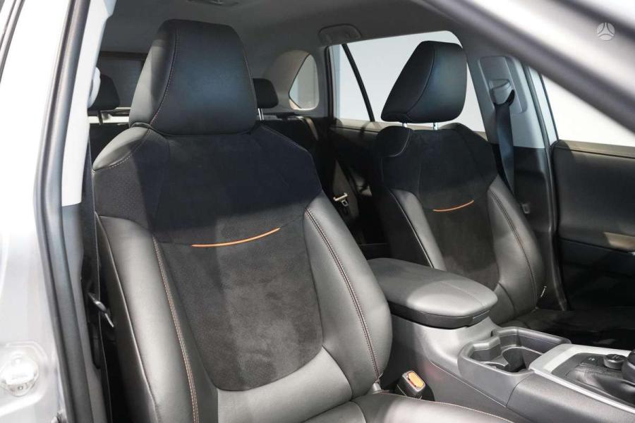 Pelēks Toyota RAV4 2021 Viļņa, ar dzinēja tilpumu 2.49 L un nobraukumu 57 tūkst. km par 29900 €, foto 12 vietnē AUTOMOTO.COM.LV