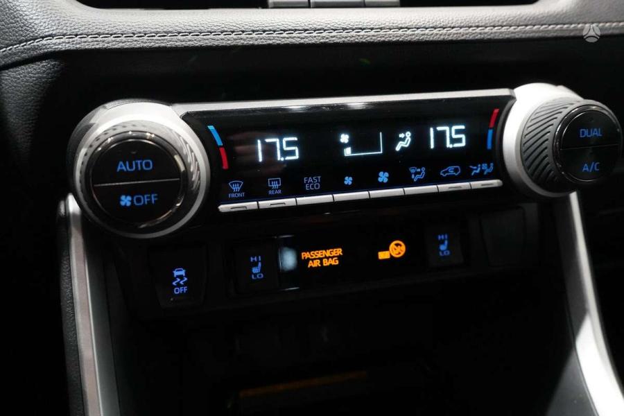 Pelēks Toyota RAV4 2021 Viļņa, ar dzinēja tilpumu 2.49 L un nobraukumu 57 tūkst. km par 29900 €, foto 21 vietnē AUTOMOTO.COM.LV