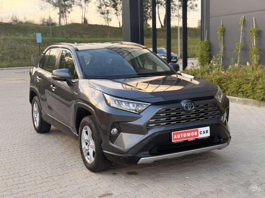 Pelēks Toyota RAV4 2021 Viļņa, ar dzinēja tilpumu 2.49 L un nobraukumu 117 tūkst. km par 26950 €, foto 4 vietnē AUTOMOTO.COM.LV