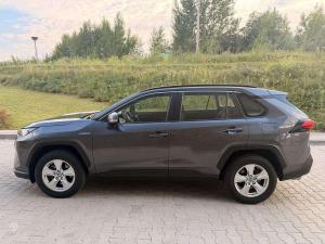 Pelēks Toyota RAV4 2021 Viļņa, ar dzinēja tilpumu 2.49 L un nobraukumu 117 tūkst. km par 26950 €, foto 9 vietnē AUTOMOTO.COM.LV