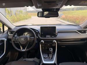 Pelēks Toyota RAV4 2021 Viļņa, ar dzinēja tilpumu 2.49 L un nobraukumu 117 tūkst. km par 26950 €, foto 17 vietnē AUTOMOTO.COM.LV