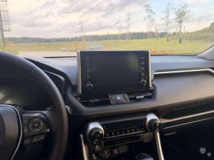 Pelēks Toyota RAV4 2021 Viļņa, ar dzinēja tilpumu 2.49 L un nobraukumu 117 tūkst. km par 26950 €, foto 20 vietnē AUTOMOTO.COM.LV