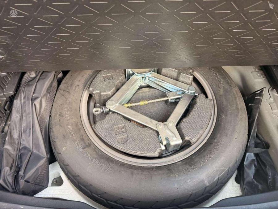 Pelēks Toyota RAV4 2021 Viļņa, ar dzinēja tilpumu 2.49 L un nobraukumu 117 tūkst. km par 26950 €, foto 23 vietnē AUTOMOTO.COM.LV