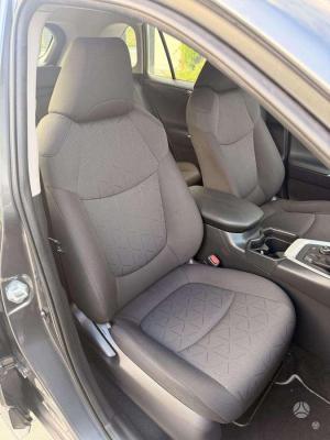 Pelēks Toyota RAV4 2021 Viļņa, ar dzinēja tilpumu 2.49 L un nobraukumu 117 tūkst. km par 26950 €, foto 29 vietnē AUTOMOTO.COM.LV