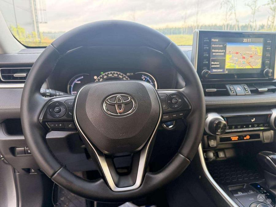 Pelēks Toyota RAV4 2021 Viļņa, ar dzinēja tilpumu 2.49 L un nobraukumu 117 tūkst. km par 26950 €, foto 31 vietnē AUTOMOTO.COM.LV