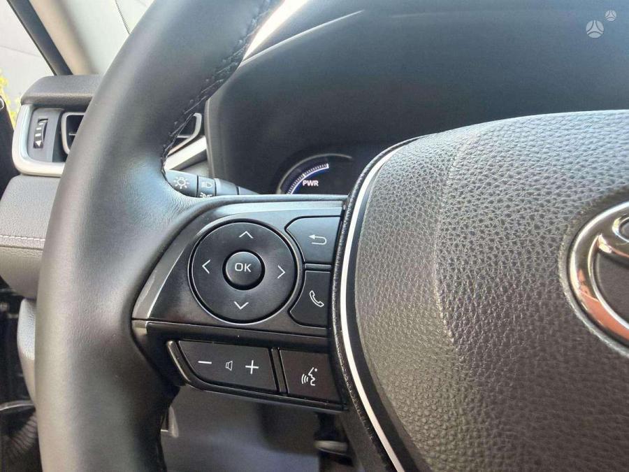 Pelēks Toyota RAV4 2021 Viļņa, ar dzinēja tilpumu 2.49 L un nobraukumu 117 tūkst. km par 26950 €, foto 34 vietnē AUTOMOTO.COM.LV