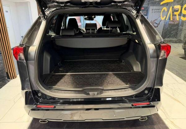 Pelēks Toyota RAV4 2021 Viļņa, ar dzinēja tilpumu 2.49 L un nobraukumu 136 tūkst. km par 33200 €, foto 6 vietnē AUTOMOTO.COM.LV