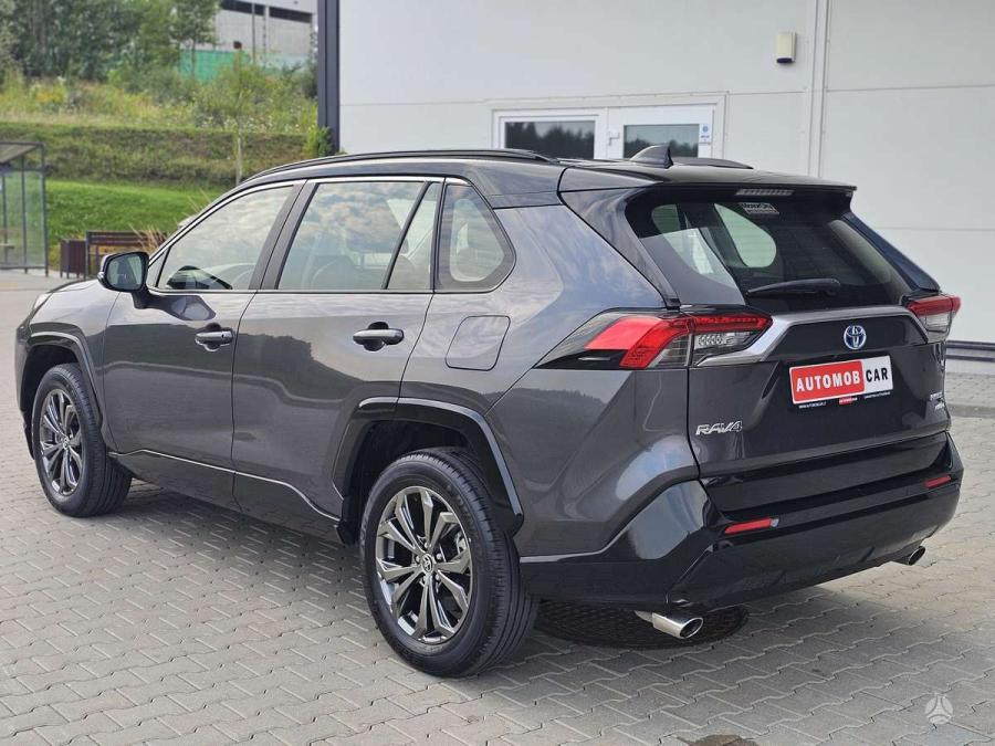 Pelēks Toyota RAV4 2021 Viļņa, ar dzinēja tilpumu 2.49 L un nobraukumu 6 tūkst. km par 33500 €, foto 7 vietnē AUTOMOTO.COM.LV