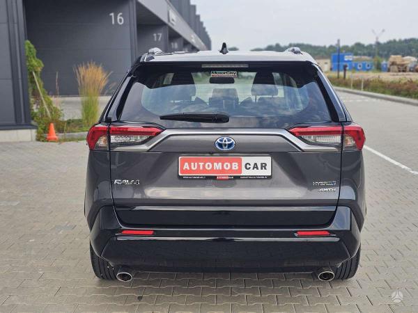 Pelēks Toyota RAV4 2021 Viļņa, ar dzinēja tilpumu 2.49 L un nobraukumu 6 tūkst. km par 33500 €, foto 7 vietnē AUTOMOTO.COM.LV