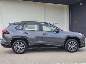 Pelēks Toyota RAV4 2021 Viļņa, ar dzinēja tilpumu 2.49 L un nobraukumu 6 tūkst. km par 33500 €, foto 10 vietnē AUTOMOTO.COM.LV