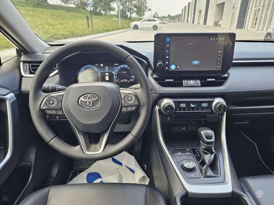 Pelēks Toyota RAV4 2021 Viļņa, ar dzinēja tilpumu 2.49 L un nobraukumu 6 tūkst. km par 33500 €, foto 13 vietnē AUTOMOTO.COM.LV