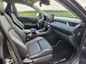 Pelēks Toyota RAV4 2021 Viļņa, ar dzinēja tilpumu 2.49 L un nobraukumu 6 tūkst. km par 33500 €, foto 21 vietnē AUTOMOTO.COM.LV