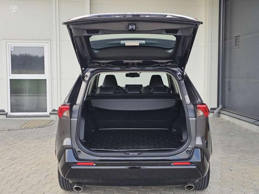 Pelēks Toyota RAV4 2021 Viļņa, ar dzinēja tilpumu 2.49 L un nobraukumu 6 tūkst. km par 33500 €, foto 28 vietnē AUTOMOTO.COM.LV