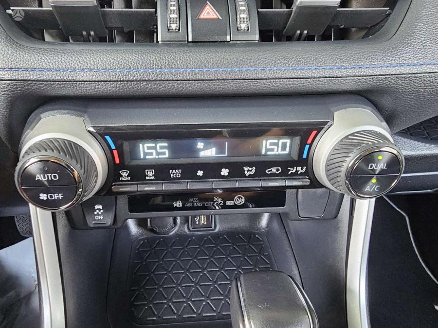 Pelēks Toyota RAV4 2021 Viļņa, ar dzinēja tilpumu 2.49 L un nobraukumu 6 tūkst. km par 33500 €, foto 31 vietnē AUTOMOTO.COM.LV
