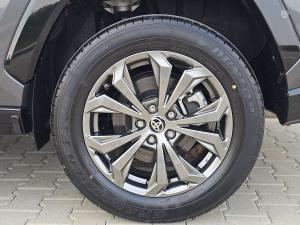 Pelēks Toyota RAV4 2021 Viļņa, ar dzinēja tilpumu 2.49 L un nobraukumu 6 tūkst. km par 33500 €, foto 39 vietnē AUTOMOTO.COM.LV