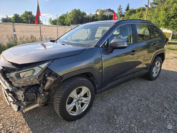 Pelēks Toyota RAV4 2021 Šauļi, ar dzinēja tilpumu 1.99 L un nobraukumu 100 tūkst. km par 13900 €, foto 1 vietnē AUTOMOTO.COM.LV