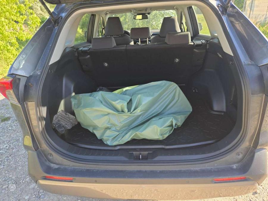 Grey Toyota RAV4 2021 in Siauliai, with an engine capacity of 1.99 L and mileage of 100 thousand km for 13900 €, photo 20 on AUTOMOTO.COM.LV