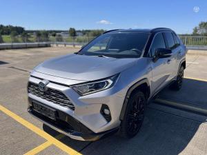 Grey Toyota RAV4 2021 in Vilnius, with an engine capacity of 2.49 L and mileage of 146 thousand km for 25499 €, photo 4 on AUTOMOTO.COM.LV