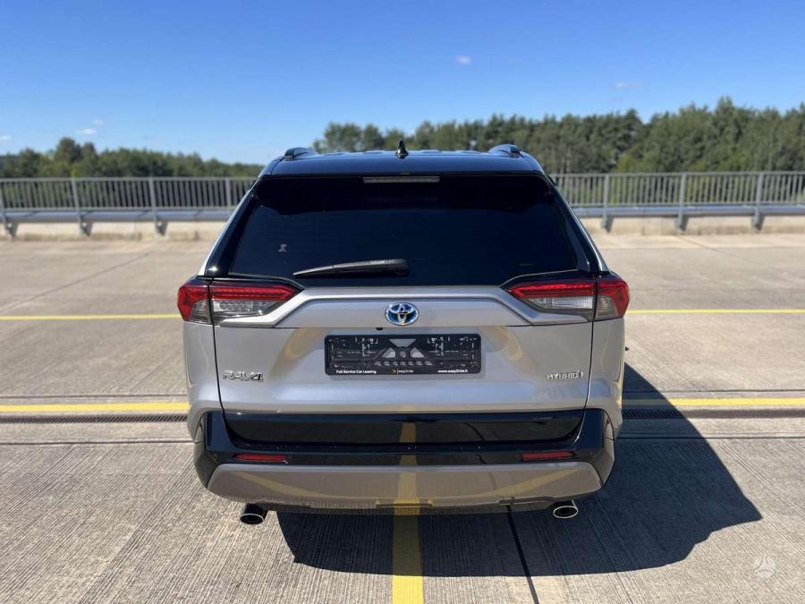 Grey Toyota RAV4 2021 in Vilnius, with an engine capacity of 2.49 L and mileage of 146 thousand km for 25499 €, photo 7 on AUTOMOTO.COM.LV