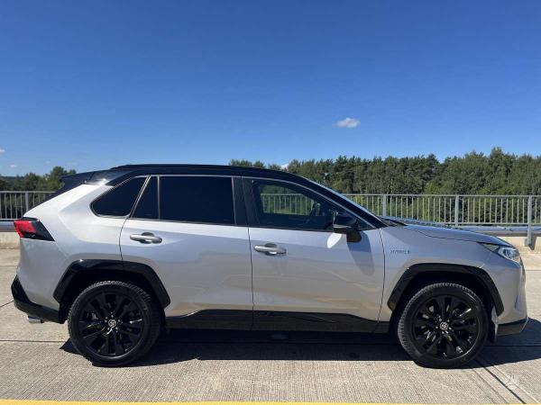 Grey Toyota RAV4 2021 in Vilnius, with an engine capacity of 2.49 L and mileage of 146 thousand km for 25499 €, photo 8 on AUTOMOTO.COM.LV