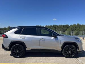 Grey Toyota RAV4 2021 in Vilnius, with an engine capacity of 2.49 L and mileage of 146 thousand km for 25499 €, photo 9 on AUTOMOTO.COM.LV