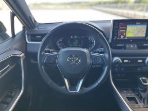 Grey Toyota RAV4 2021 in Vilnius, with an engine capacity of 2.49 L and mileage of 146 thousand km for 25499 €, photo 15 on AUTOMOTO.COM.LV
