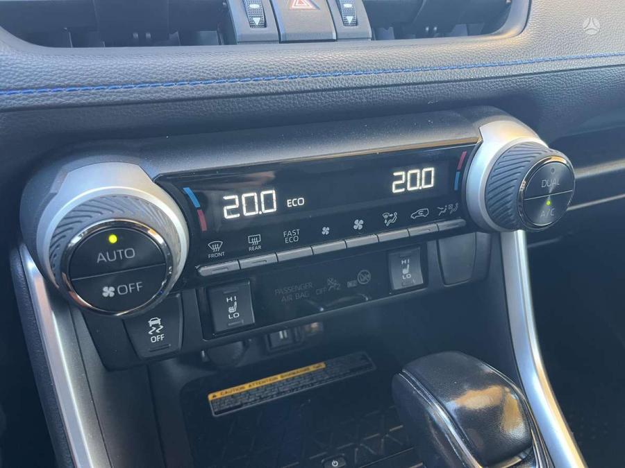 Grey Toyota RAV4 2021 in Vilnius, with an engine capacity of 2.49 L and mileage of 146 thousand km for 25499 €, photo 19 on AUTOMOTO.COM.LV
