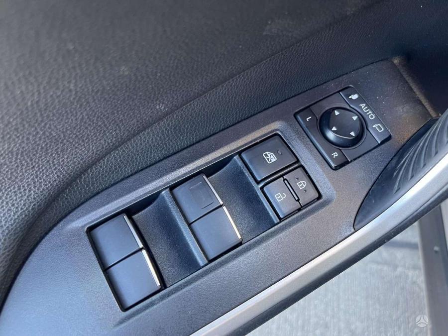 Grey Toyota RAV4 2021 in Vilnius, with an engine capacity of 2.49 L and mileage of 146 thousand km for 25499 €, photo 27 on AUTOMOTO.COM.LV