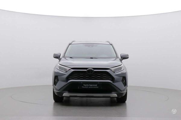 Grey Toyota RAV4 2021 in Vilnius, with an engine capacity of 1.99 L and mileage of 91 thousand km for 24900 €, photo 6 on AUTOMOTO.COM.LV