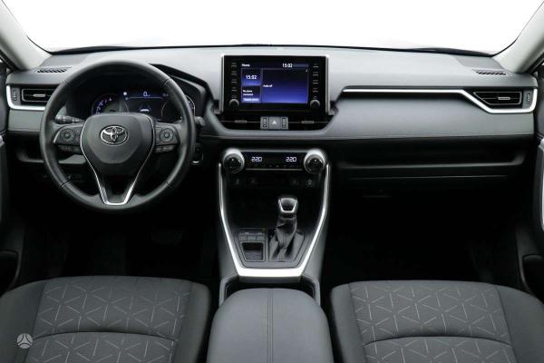 Grey Toyota RAV4 2021 in Vilnius, with an engine capacity of 1.99 L and mileage of 91 thousand km for 24900 €, photo 7 on AUTOMOTO.COM.LV