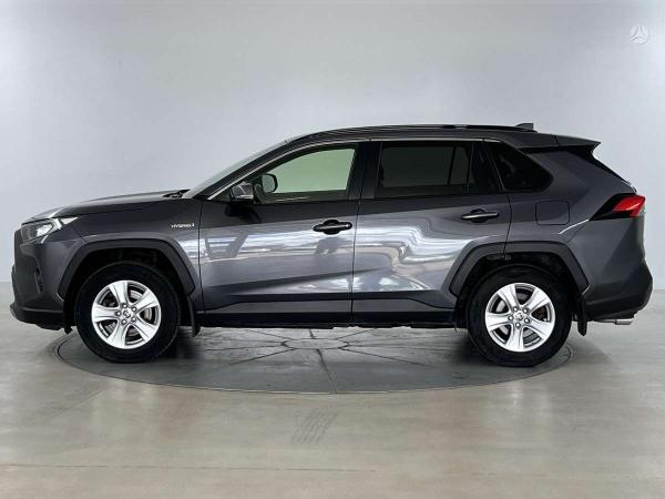 Grey Toyota RAV4 2021 in Vilnius, with an engine capacity of 2.49 L and mileage of 113 thousand km for 28900 €, photo 3 on AUTOMOTO.COM.LV