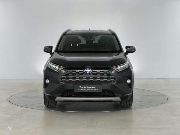 Grey Toyota RAV4 2021 in Vilnius, with an engine capacity of 2.49 L and mileage of 113 thousand km for 28900 €, photo 5 on AUTOMOTO.COM.LV