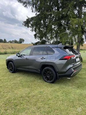 Grey Toyota RAV4 2021 in Alytus, with an engine capacity of 1.99 L and mileage of 52 thousand km for 22600 €, photo  on AUTOMOTO.COM.LV