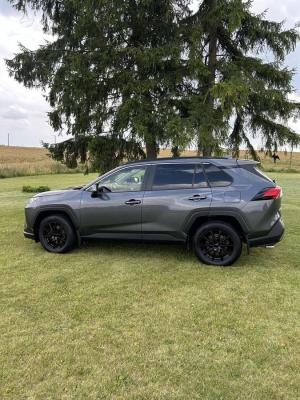 Grey Toyota RAV4 2021 in Alytus, with an engine capacity of 1.99 L and mileage of 52 thousand km for 22600 €, photo 4 on AUTOMOTO.COM.LV