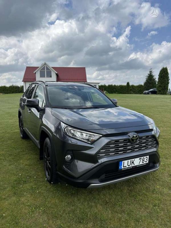 Grey Toyota RAV4 2021 in Alytus, with an engine capacity of 1.99 L and mileage of 52 thousand km for 22600 €, photo 8 on AUTOMOTO.COM.LV