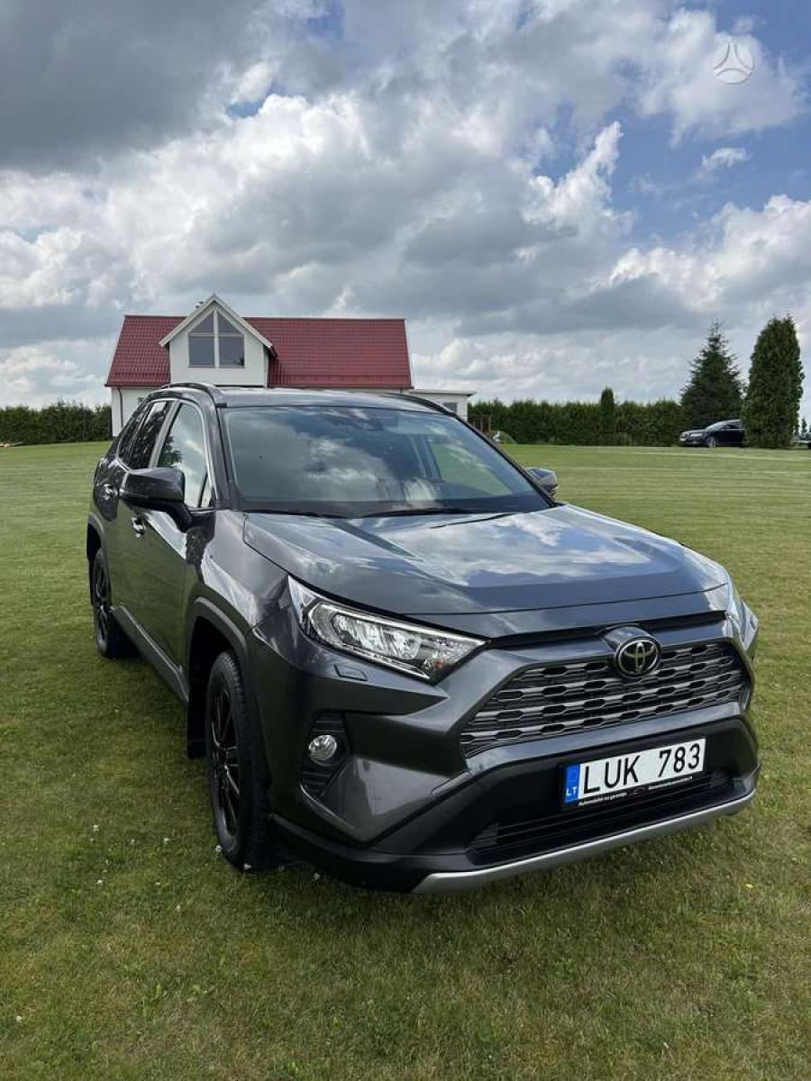 Grey Toyota RAV4 2021 in Alytus, with an engine capacity of 1.99 L and mileage of 52 thousand km for 22600 €, photo 9 on AUTOMOTO.COM.LV