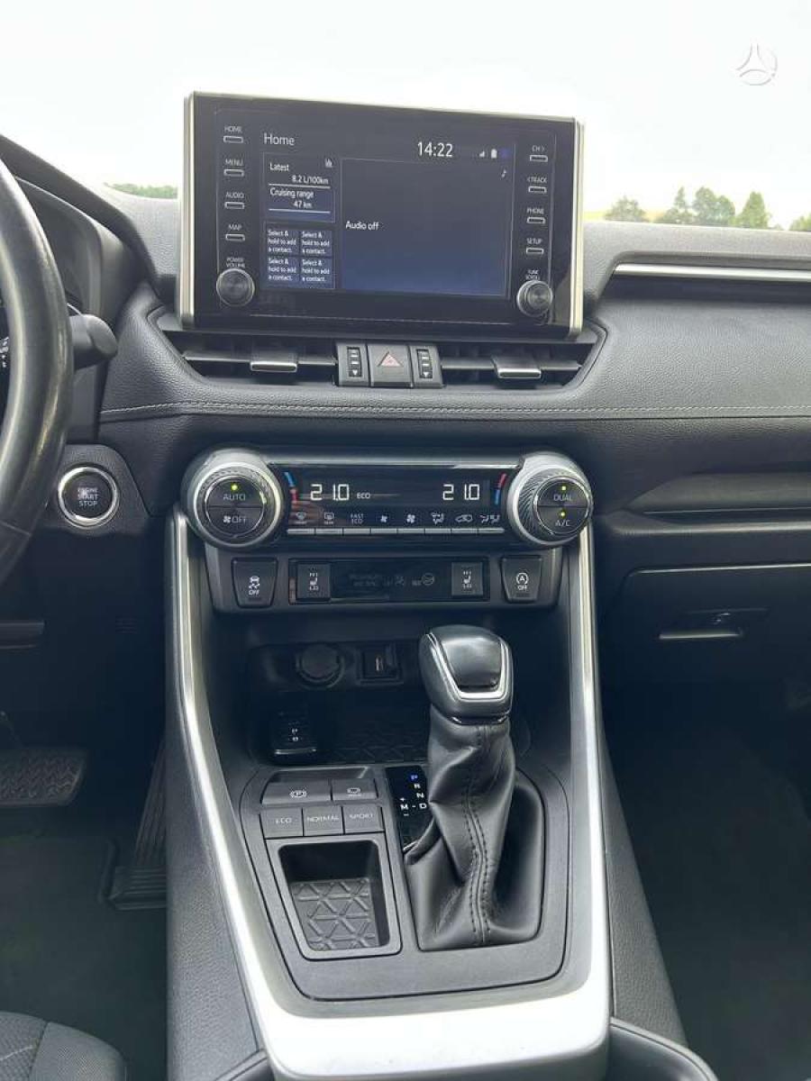 Grey Toyota RAV4 2021 in Alytus, with an engine capacity of 1.99 L and mileage of 52 thousand km for 22600 €, photo 15 on AUTOMOTO.COM.LV