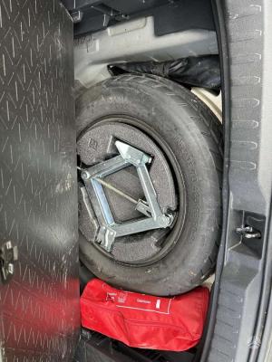 Grey Toyota RAV4 2021 in Alytus, with an engine capacity of 1.99 L and mileage of 52 thousand km for 22600 €, photo 18 on AUTOMOTO.COM.LV