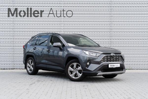 Toyota RAV4 2021 in Marupe on AUTOMOTO.COM.LV Grey Toyota RAV4 2021 in Marupe, with an engine capacity of 2.00 L and mileage of 83 thousand km for 27850 €, photo 3 on AUTOMOTO.COM.LV