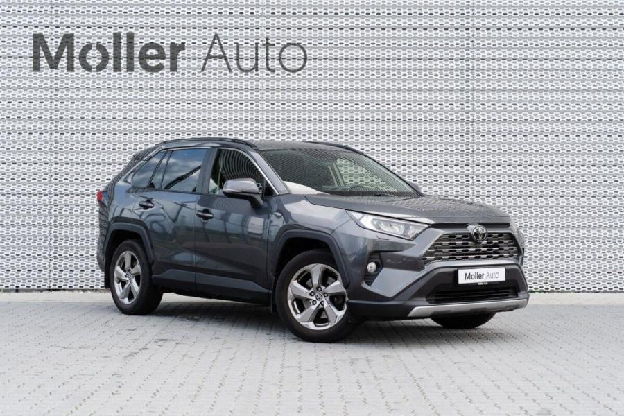 Grey Toyota RAV4 2021 in Marupe, with an engine capacity of 2.00 L and mileage of 83 thousand km for 27850 €, photo 3 on AUTOMOTO.COM.LV