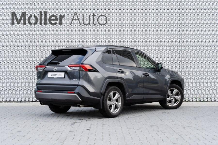Grey Toyota RAV4 2021 in Marupe, with an engine capacity of 2.00 L and mileage of 83 thousand km for 27850 €, photo 5 on AUTOMOTO.COM.LV
