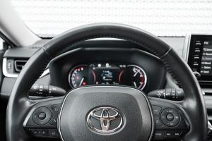 Grey Toyota RAV4 2021 in Marupe, with an engine capacity of 2.00 L and mileage of 83 thousand km for 27850 €, photo 13 on AUTOMOTO.COM.LV