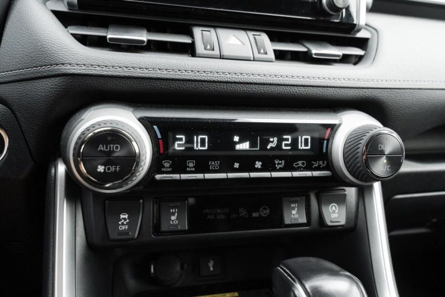 Grey Toyota RAV4 2021 in Marupe, with an engine capacity of 2.00 L and mileage of 83 thousand km for 27850 €, photo 16 on AUTOMOTO.COM.LV
