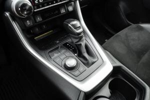 Grey Toyota RAV4 2021 in Marupe, with an engine capacity of 2.00 L and mileage of 83 thousand km for 27850 €, photo 17 on AUTOMOTO.COM.LV