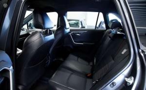 Pelēks Toyota RAV4 2021 Viļņa, ar dzinēja tilpumu 2.49 L un nobraukumu 108 tūkst. km par 35200 €, foto 8 vietnē AUTOMOTO.COM.LV