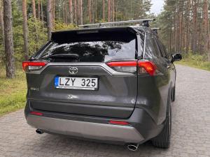 Grey Toyota RAV4 2021 in Salcininkai, with an engine capacity of 1.99 L and mileage of 106 thousand km for 23500 €, photo 4 on AUTOMOTO.COM.LV