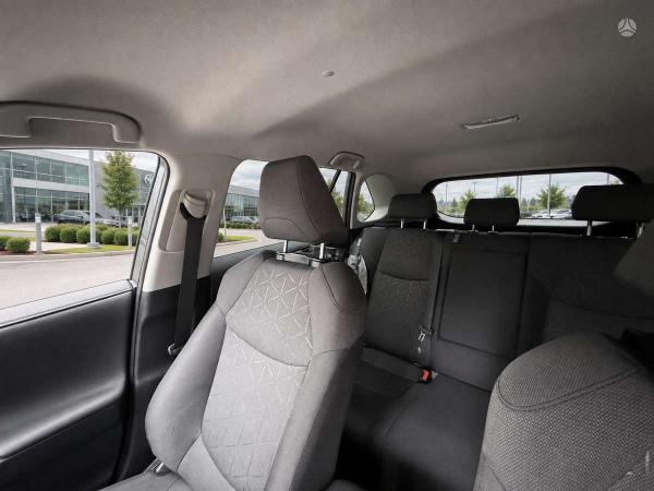 Toyota RAV4 2021 Šalčininkai vietnē Pelēks Toyota RAV4 2021 Šalčininkai, ar dzinēja tilpumu 1.99 L un nobraukumu 106 tūkst. km par 23500 €, foto 7 vietnē AUTOMOTO.COM.LV