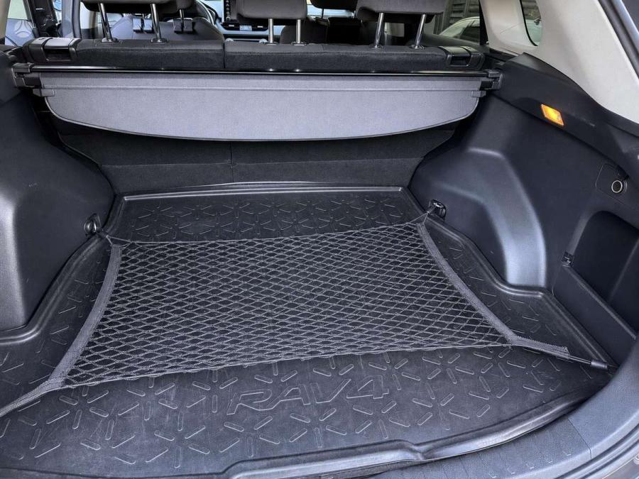Grey Toyota RAV4 2021 in Salcininkai, with an engine capacity of 1.99 L and mileage of 106 thousand km for 23500 €, photo 14 on AUTOMOTO.COM.LV